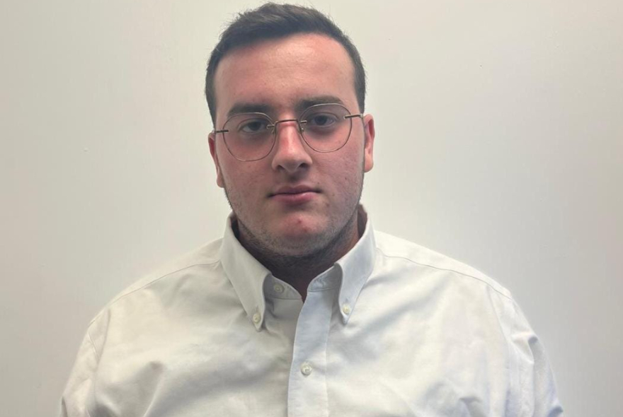 יצחק פרנקל ממודיעין עילית הוא החשוד בתקיפת נער: המשטרה מבקשת סיוע - חרדים10